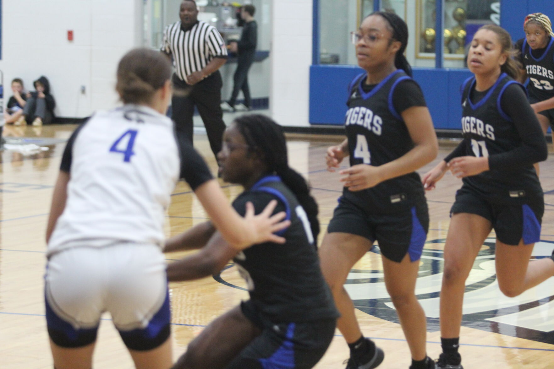 IMG_2985.JPG | | theparisnews.com