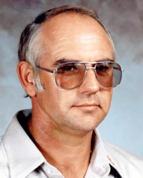 Philip Dale Holt | Free | theparisnews.com