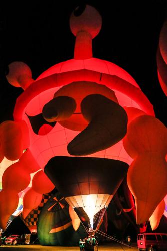 Fourth Annual Paris Balloon Festival lifts off | Paris | theparisnews.com