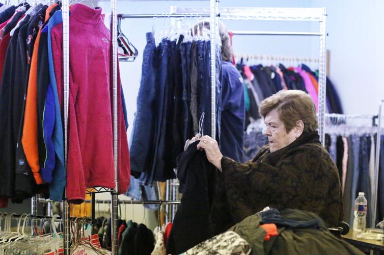 Justiss family gives back to school | News | theparisnews.com