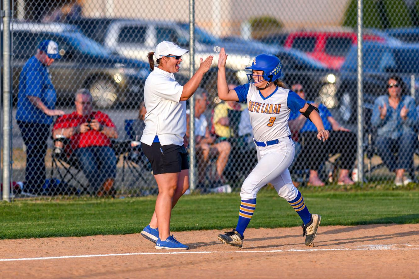 Hamburger fundraiser, senior honors planned for North Lamar softball ...
