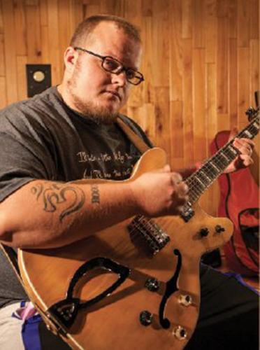 Cas Haley in concert | News | theparisnews.com