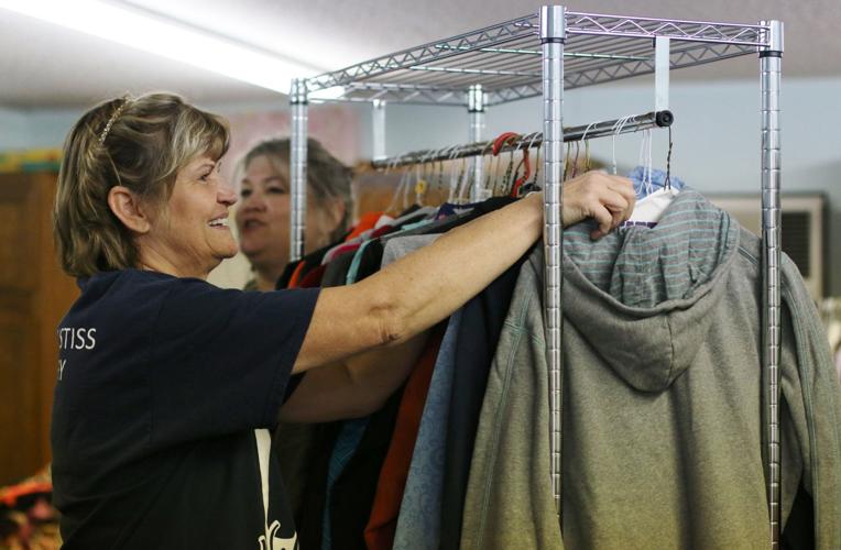 Justiss family gives back to school | News | theparisnews.com