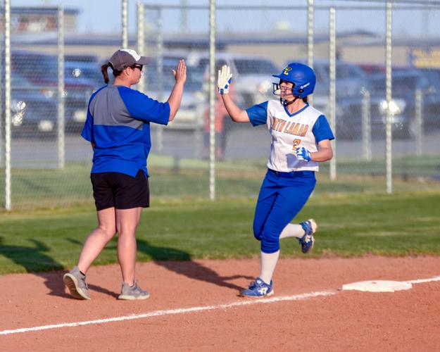 WOMEN'S WORLD: Ashley Endsley teaches girls to play the right way ...