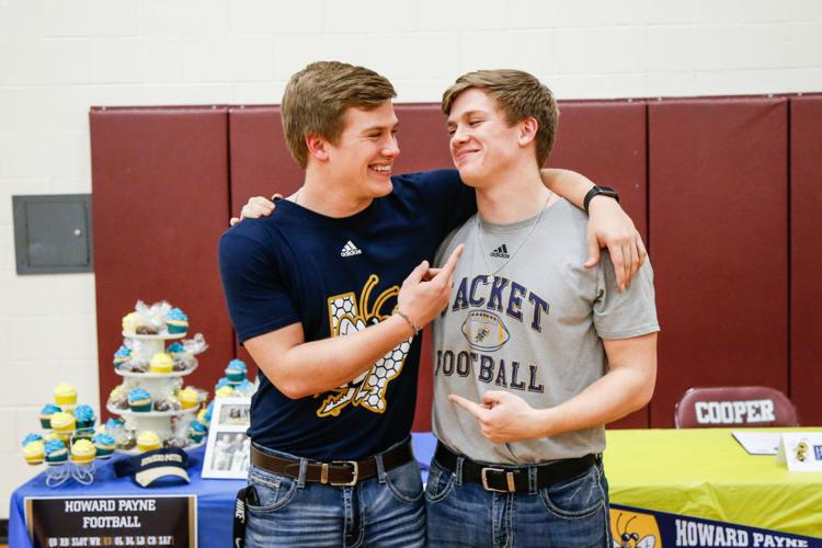 Knickerbocker twins sign to play football at Howard Payne University ...
