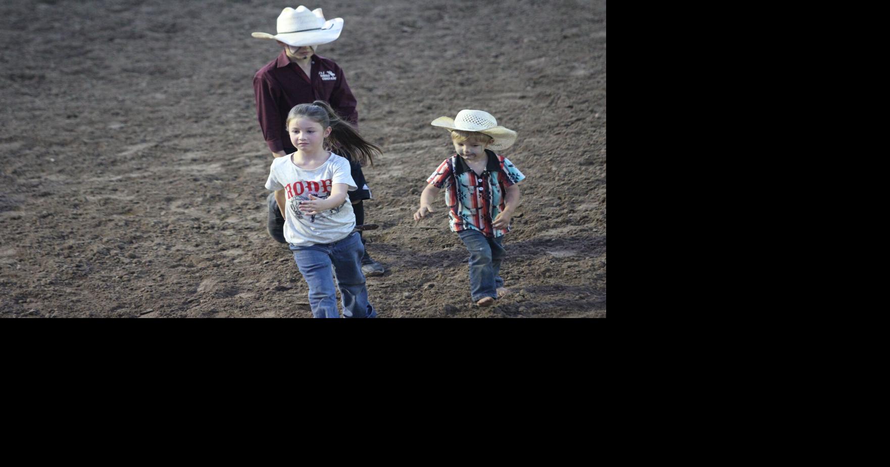 Cooper Rodeo 38 | | theparisnews.com