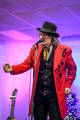 Chris Golden demonstrates faith at First Christian Church charity ...