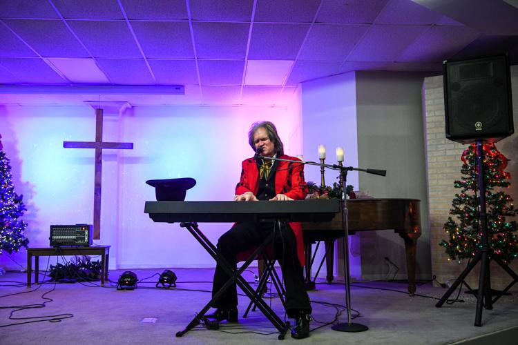 Chris Golden demonstrates faith at First Christian Church charity ...