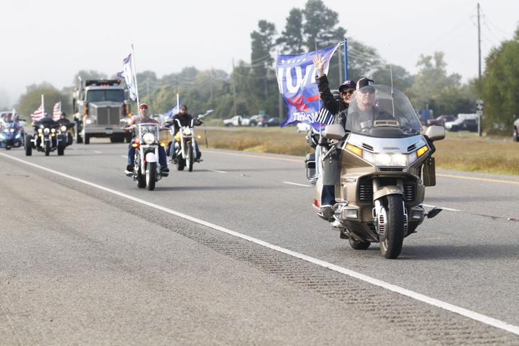 Presidential parade: Trump supporters take to the highway to show pride ...