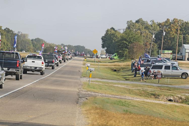 Presidential parade: Trump supporters take to the highway to show pride ...