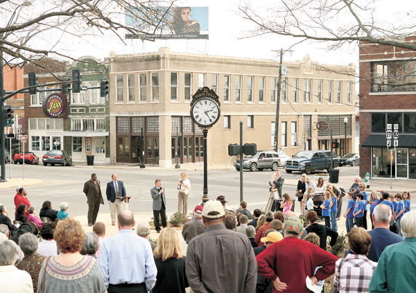 Paris Clock unveiled | News | theparisnews.com