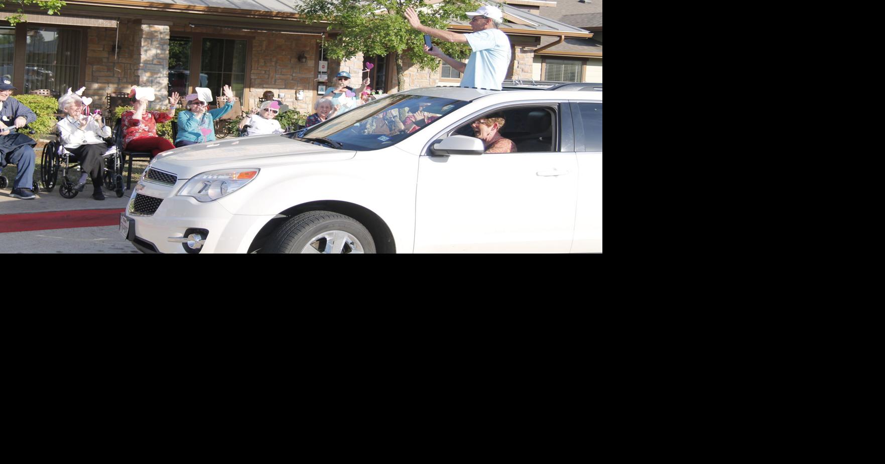 Spring Lake Senior Living Community Parade | Free | theparisnews.com