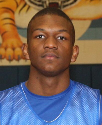 Sanders, Wilkins to represent RRV at state track meet | Sports | theparisnews.com