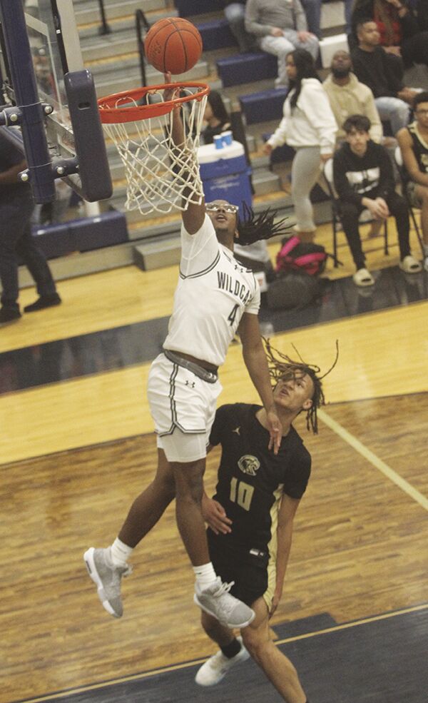Paris’ stairway to heaven: Wildcats score 101 points, clinch share of ...