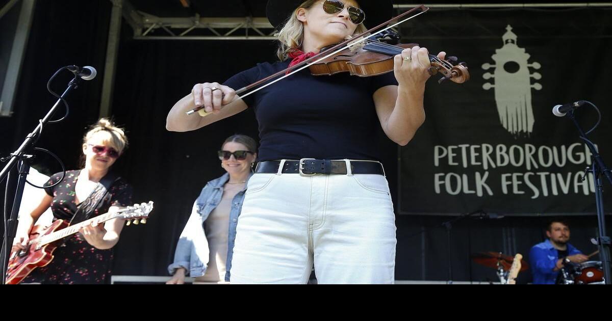 Photos: Folk on the water at Peterborough Folk Festival