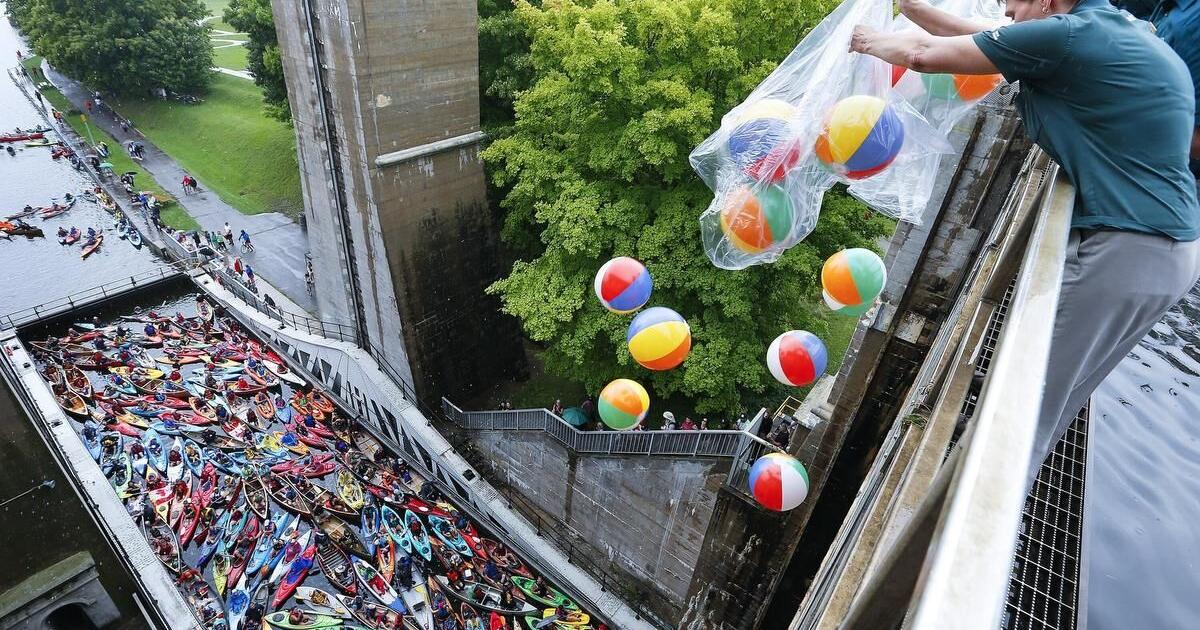 PHOTOS: Hundreds of paddlers stuff lift locks for Lock & Paddle event