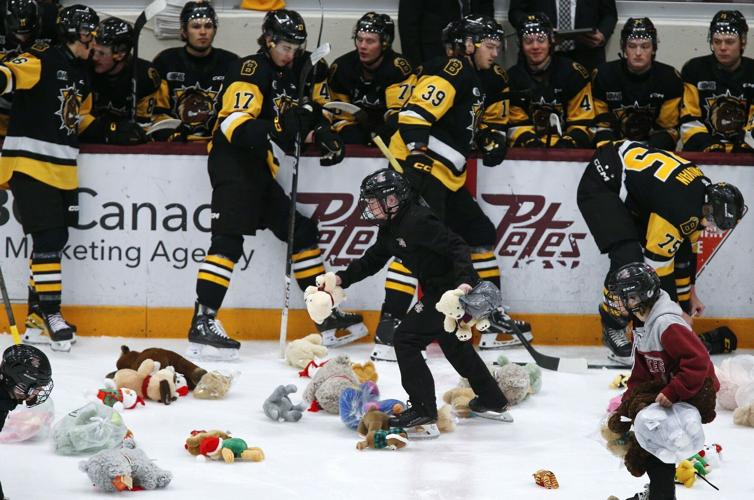 Petes lose to Bulldogs during Teddy Bear Toss Night