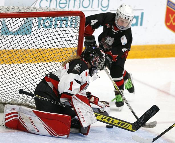 Campbellford Colts give coach a gift