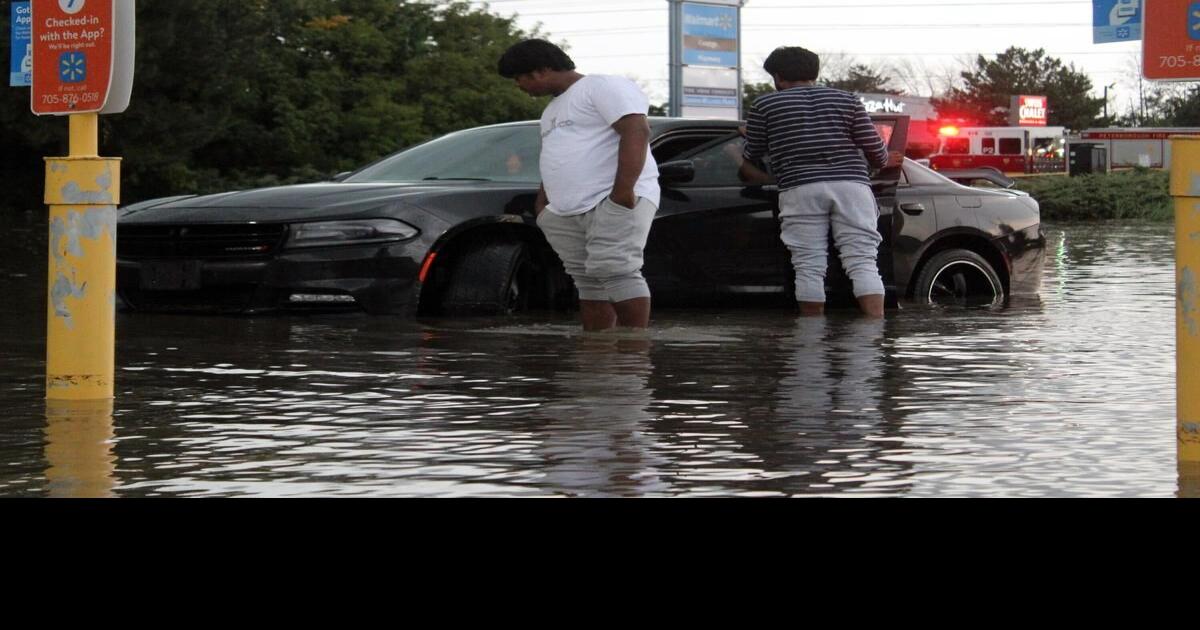 Storm strands vehicles in Peterborough plaza parking lot