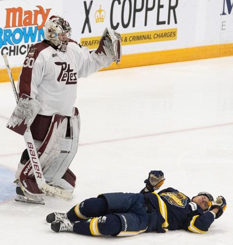 Petes lose to Otters in shootout