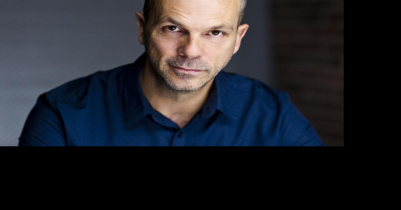 Comedian Chris Gibbs returns to Globus Theatre stage