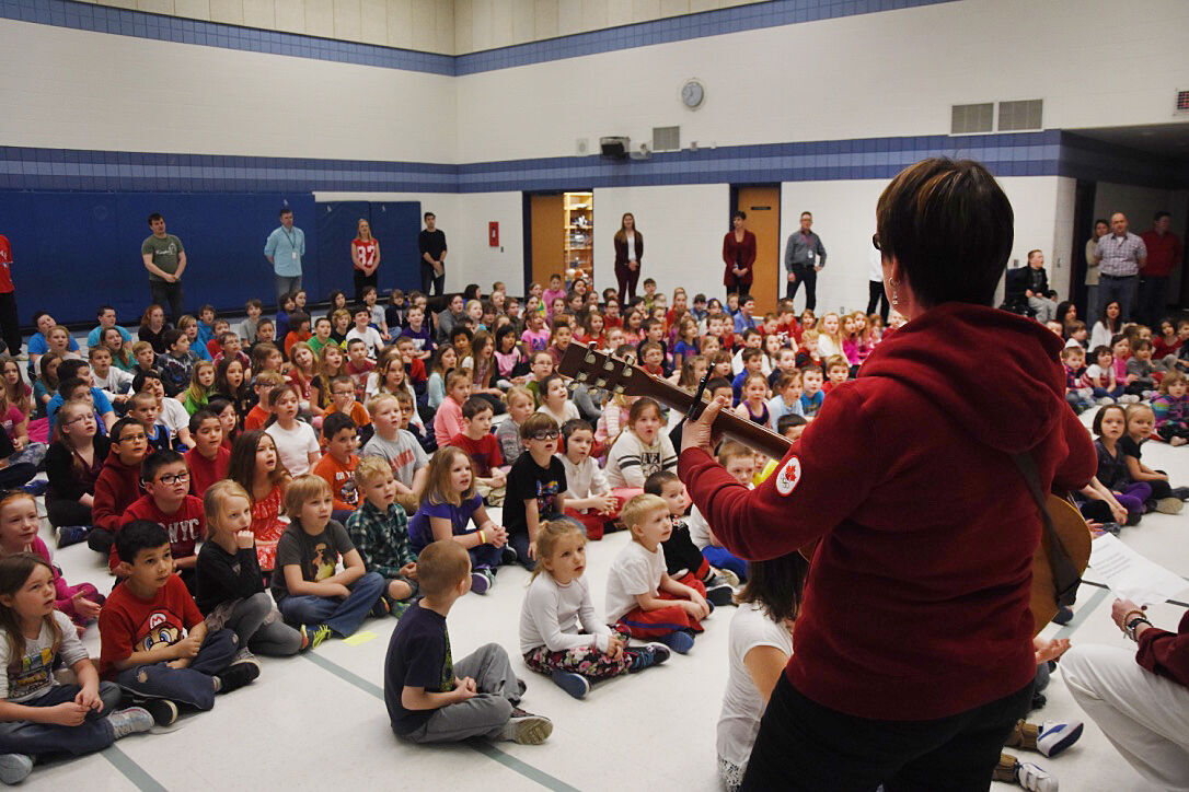 Roger Neilson Public School students sing Happy Birthday as Queen ...
