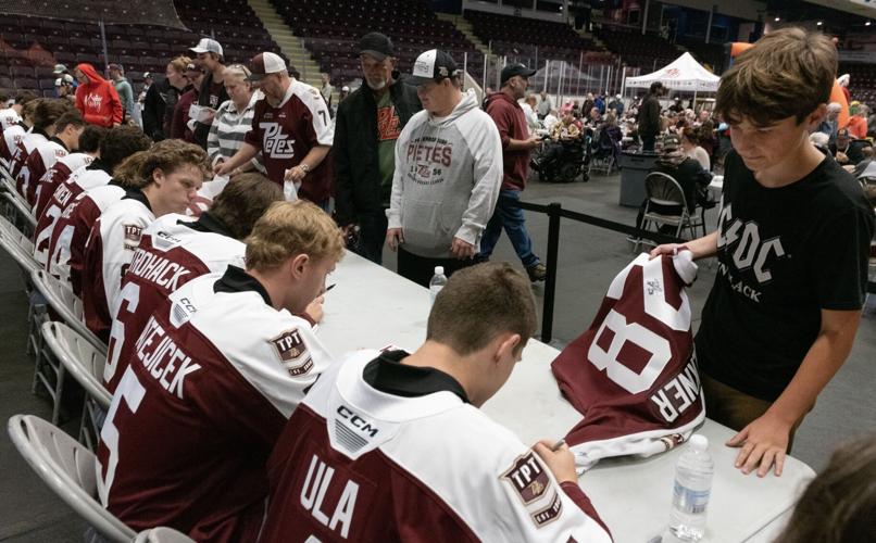 Petes serve up fun and autographs