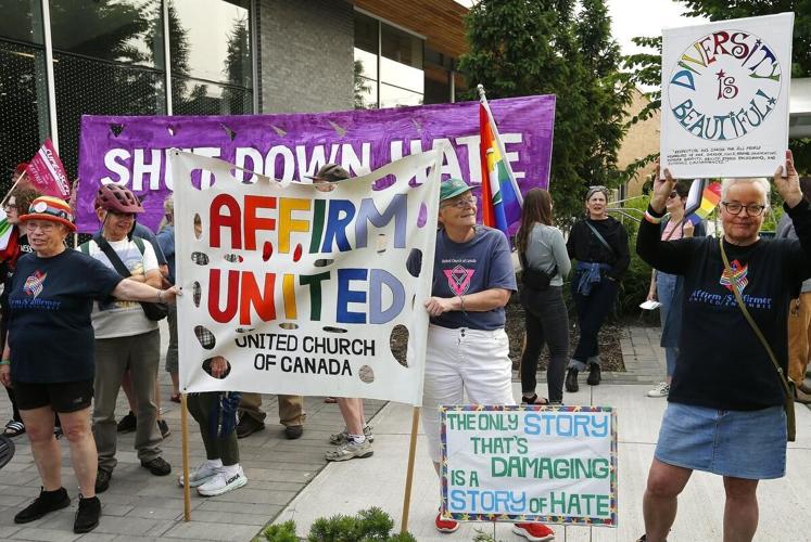 Photos: Betty Baker Sunset Story Time draws protesters, counter ...