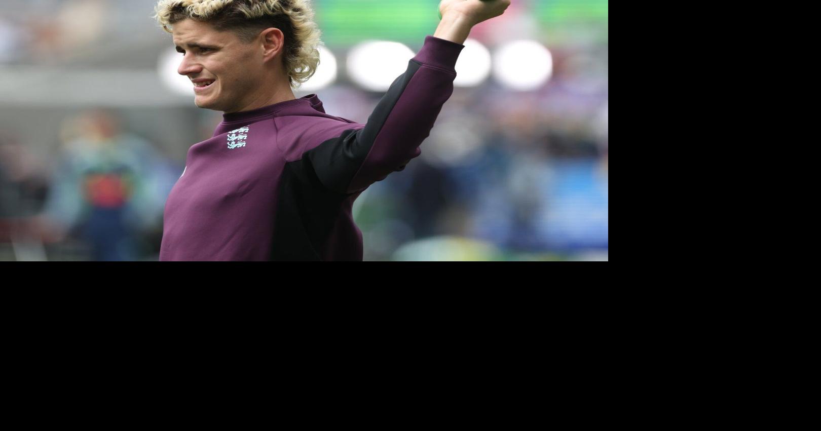 20 wickets fall on a record-breaking Day 1 of the fourth Ashes test