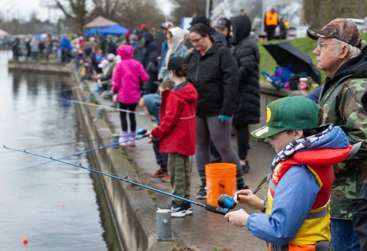 Anglers line canal for OFAH Under the Lock Fishing Derby