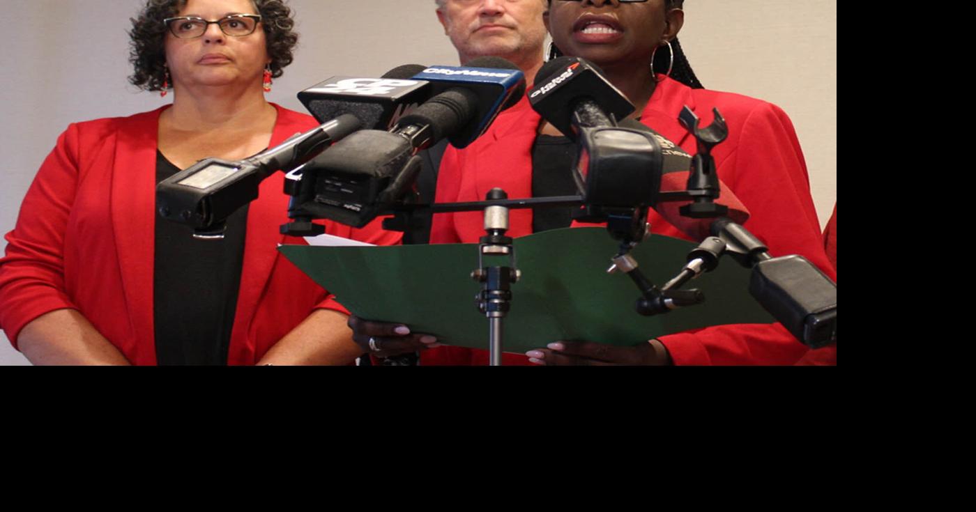 Teachers’ union to invite neutral 3rd party to bargaining table