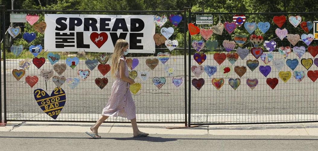 Show of hearts as Apsley grocery store prepares to rebuild after fire