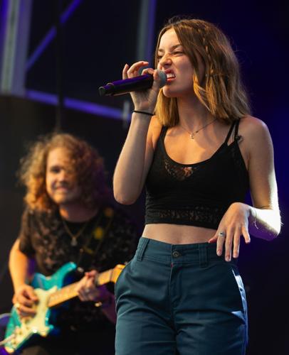 Reve and dee holt perform at Musicfest concert Wednesday