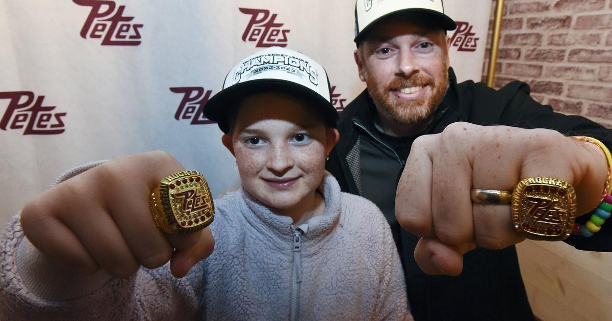 PHOTOS: Petes hand out commemorative rings to ticket holders