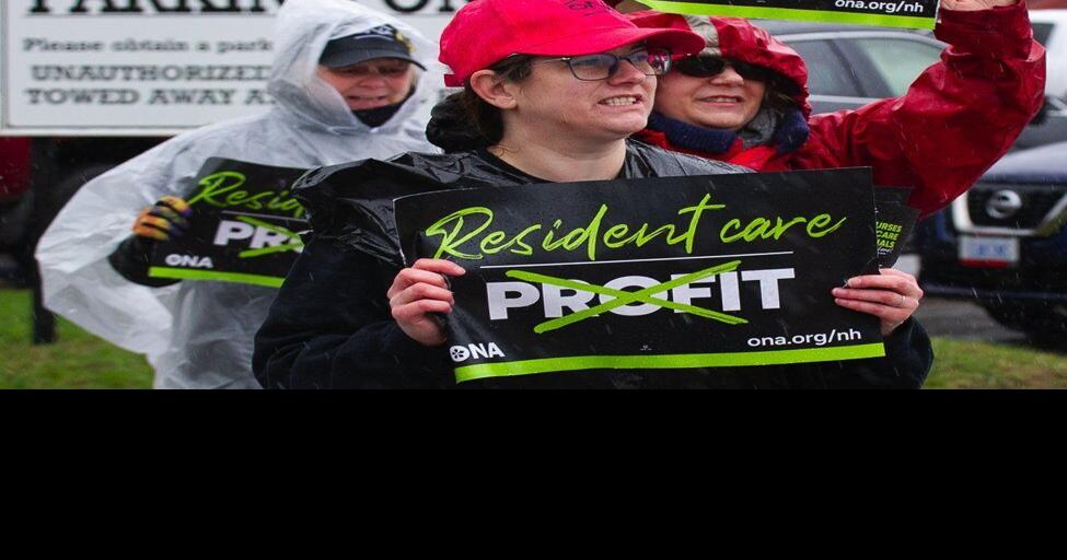 Nurses and PSWs hold information pickets ahead of bargaining