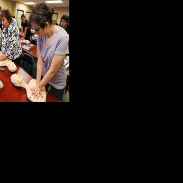 Paramedics offer crash course in basics of CPR