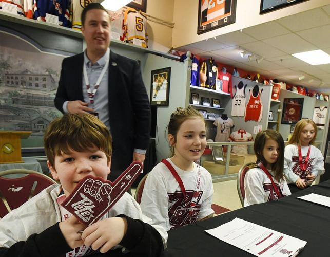 8 kids get behind-the-scene look at the Petes