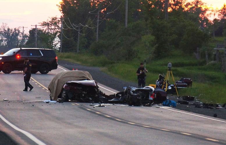 3 dead after crash involving four motorcycles near Omemee
