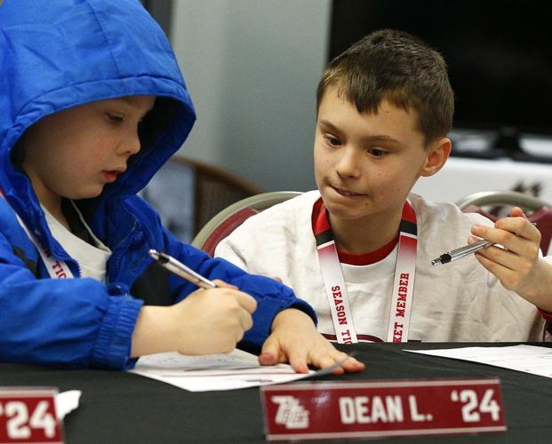 8 kids get behind-the-scene look at the Petes