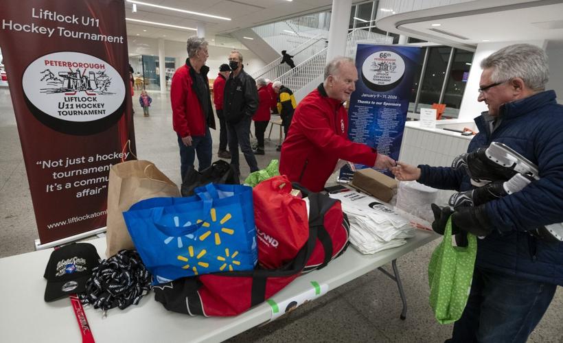 Hockey players and skaters help end hunger