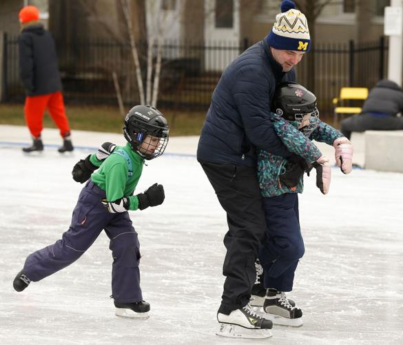 Skaters pack the Quaker Foods City Square skating rink