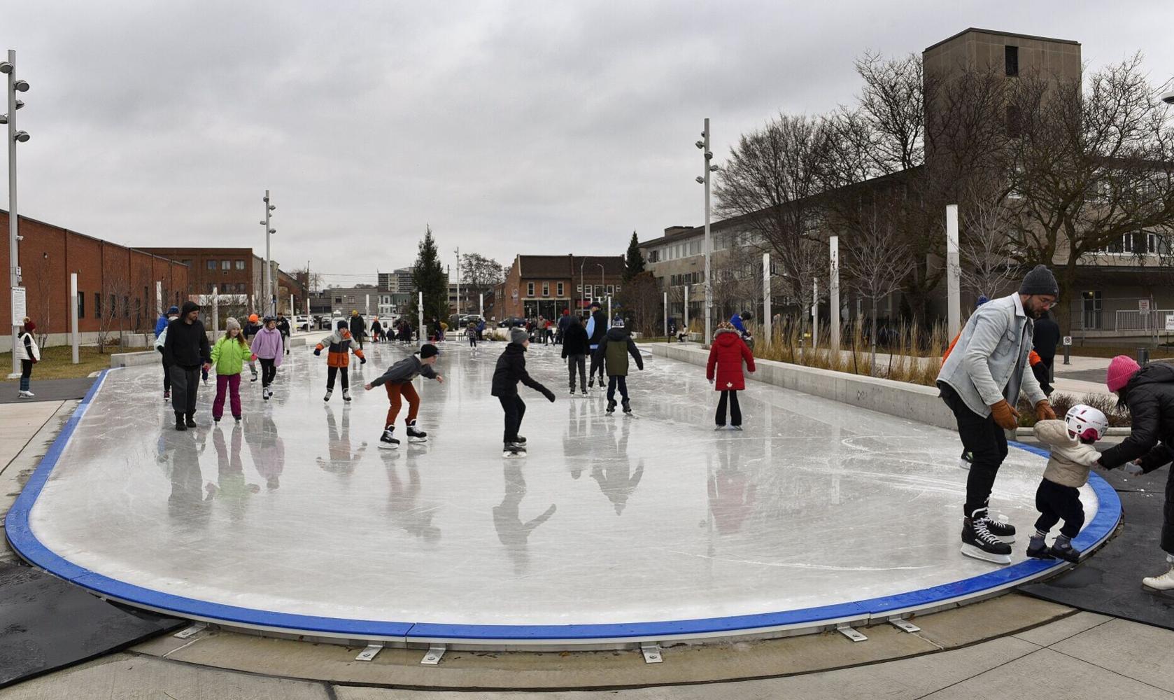 Skaters pack the Quaker Foods City Square skating rink