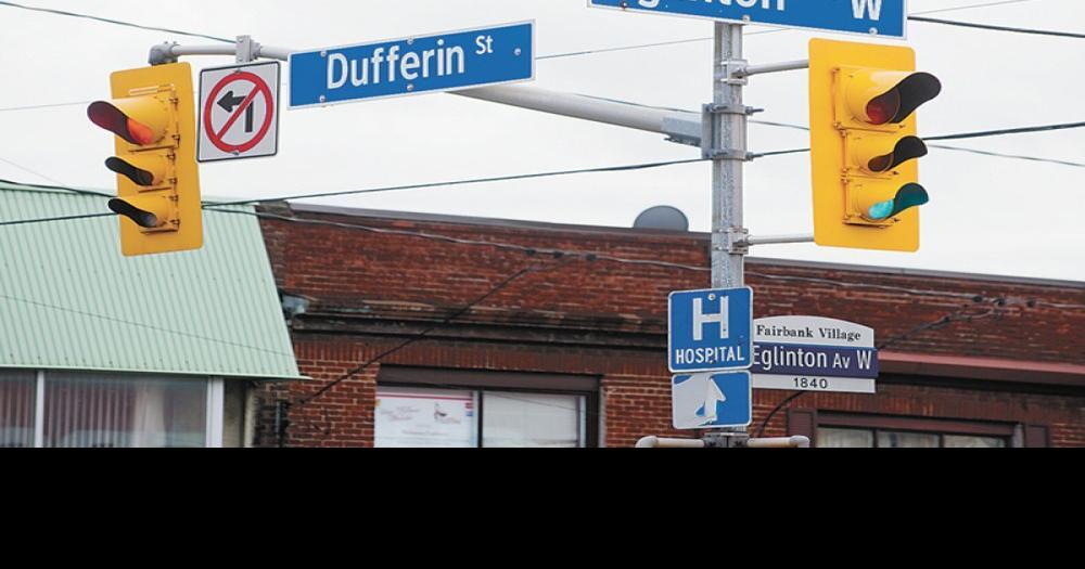 Residents get peek at Crosstown's Dufferin station design