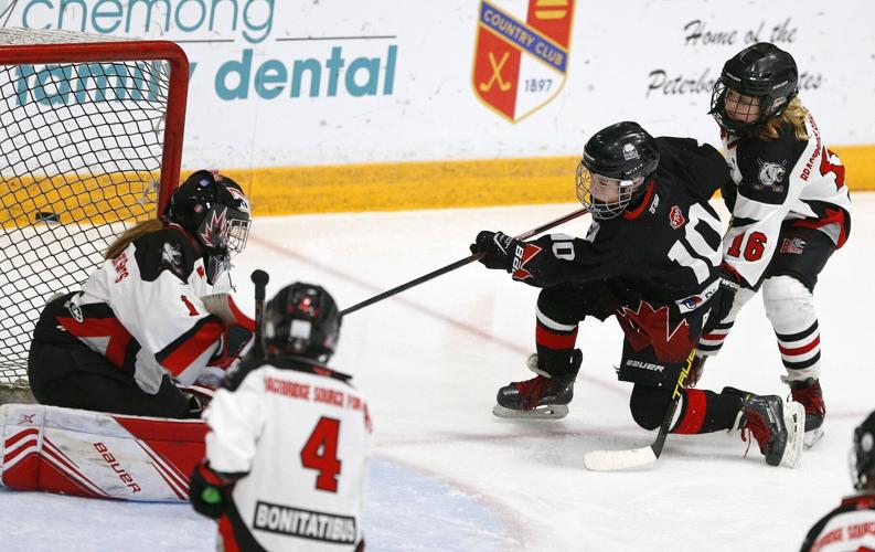 Campbellford Colts give coach a gift