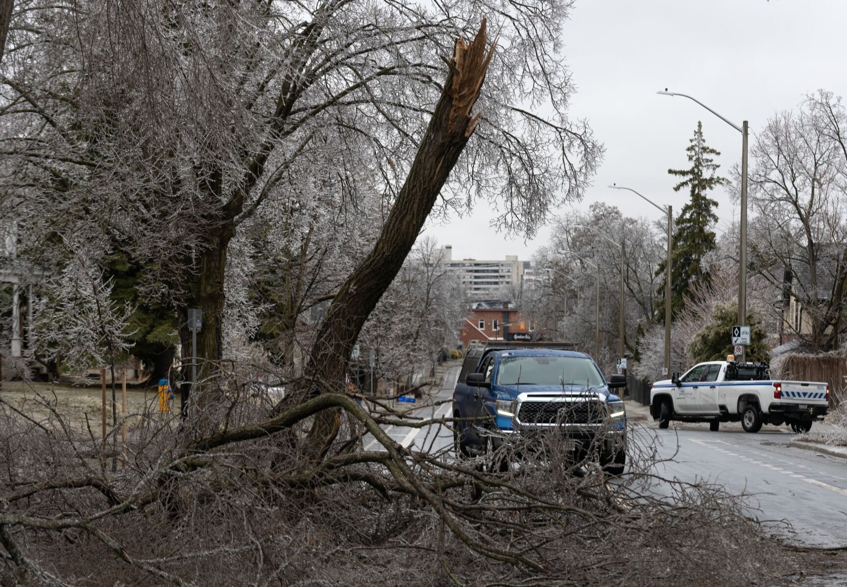 Ice storm causes Peterborough to issue state of emergency