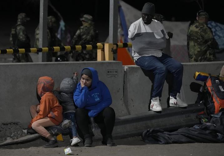 Migration crisis as hundreds stranded at Peru-Chile border