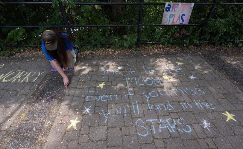 Spreading positive messages through art