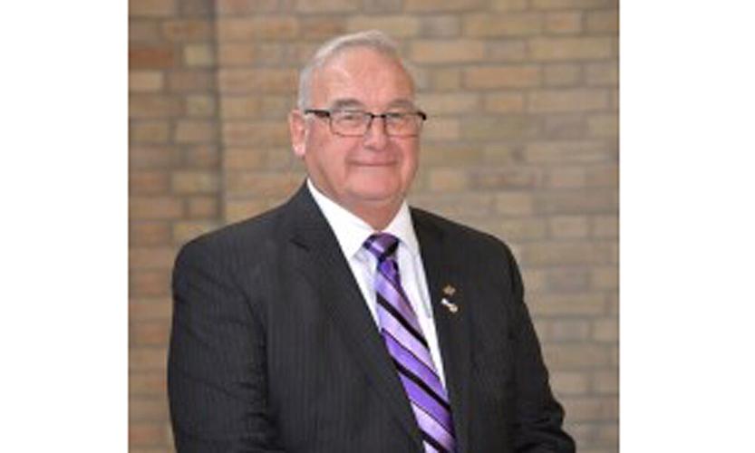 Doug Elmslie takes mayoral seat in Kawartha Lakes
