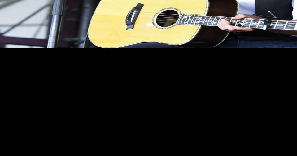 Country singer Paul Brandt bringing friends to Peterborough