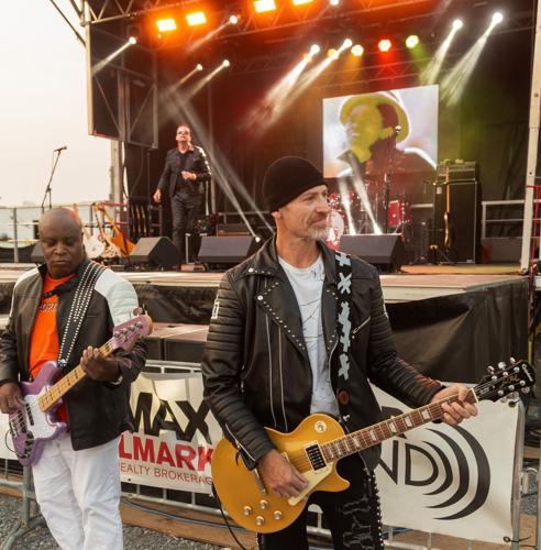 Fans flip for Acrobat at Peterborough Musicfest